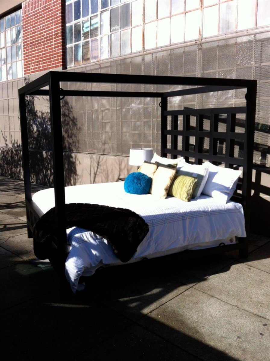 DungeonBeds ::: Dore Alley Bed - DungeonBeds :::: Built Tough to Play Hard